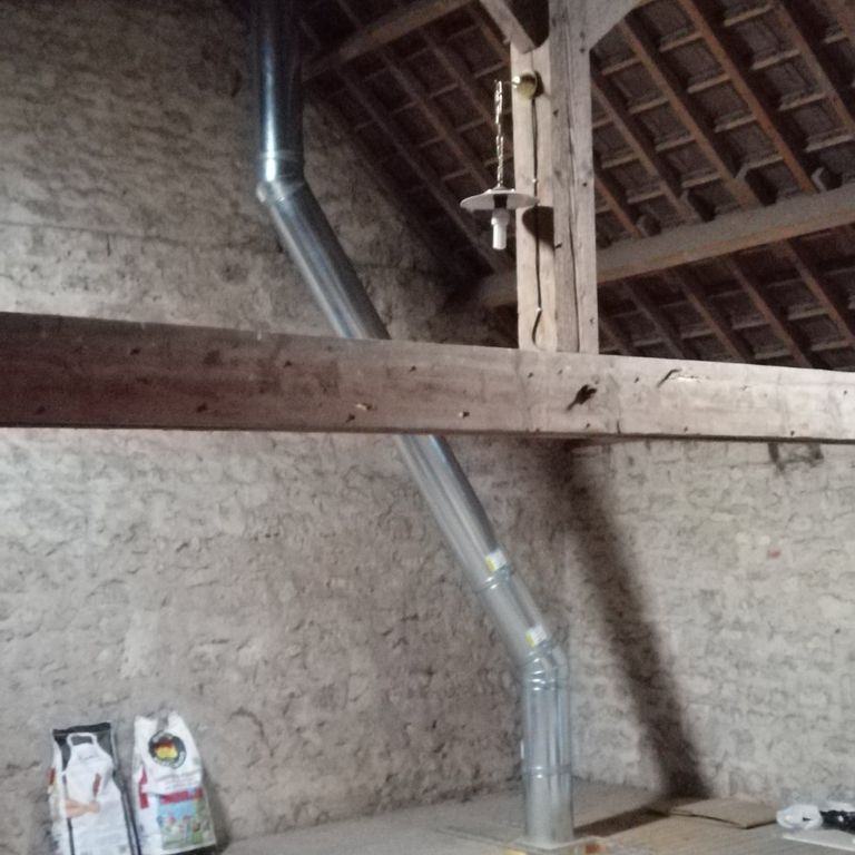 Installation d'un conduit de cheminée | Travaux.com